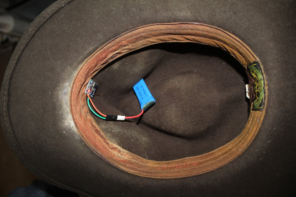 Orbiting Comet Hat | Electronics for Artists