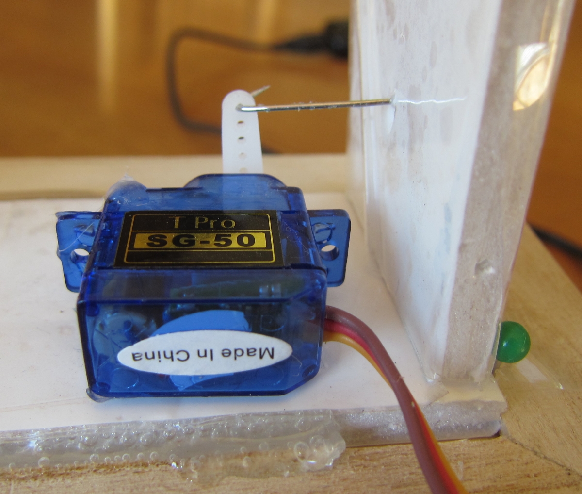 Cecil - a sessile robot | Electronics for Artists